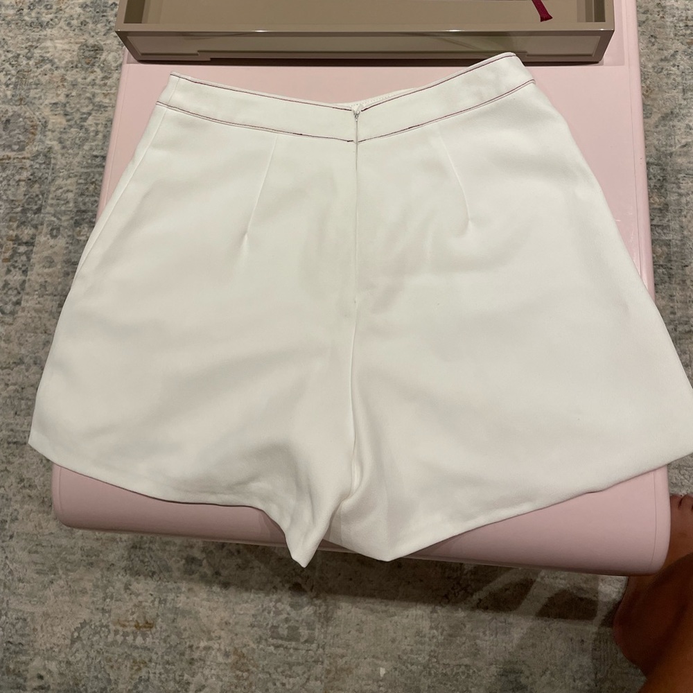 Do + Be High-Waisted White Shorts With Contrast Stitc… - Gem
